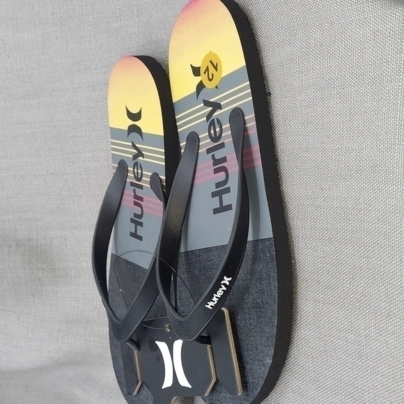 Hurley | Shoes | Nwt Hurley Multicolor Flip Flops Sandals Slipon Black ...